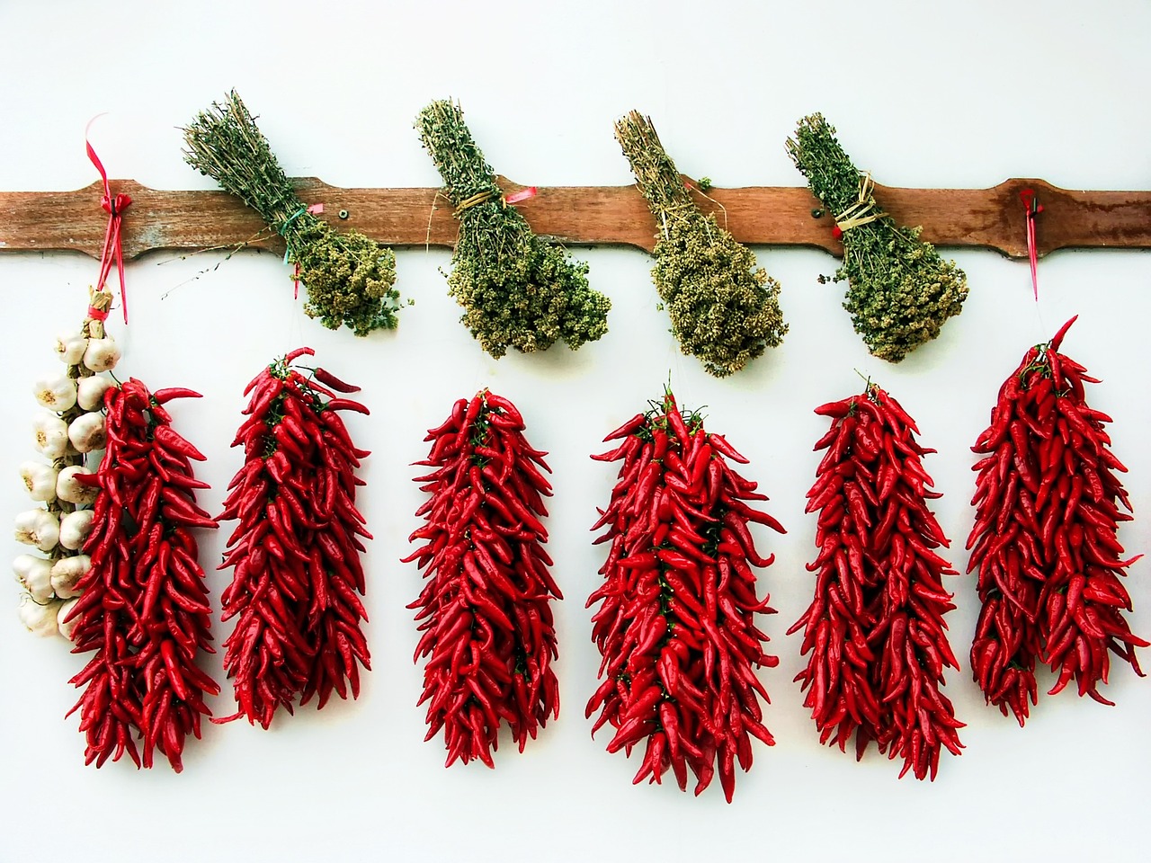 How to Dry Peppers - Try These 3 Useful Methods - Garden and Happy