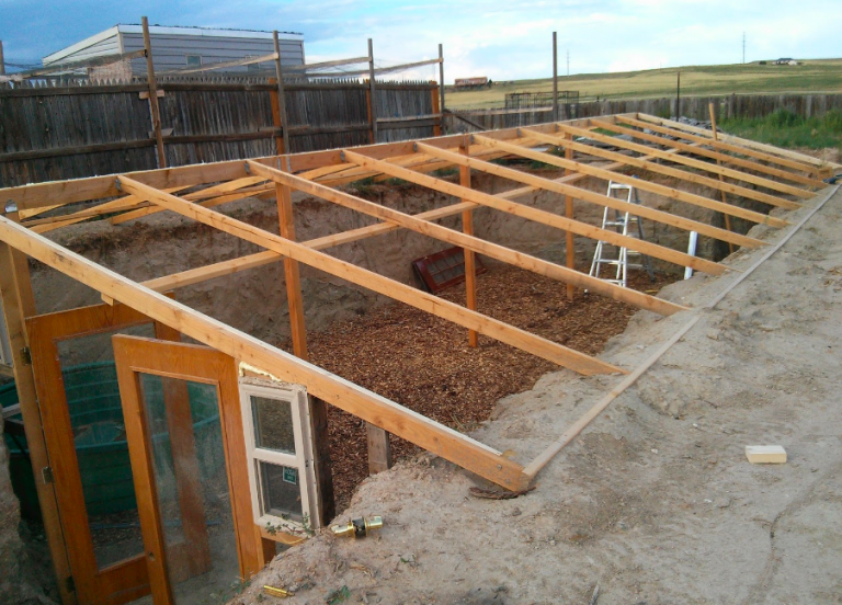 Why a Sunken Walipini Greenhouse is So Effective for Plant Growth ...