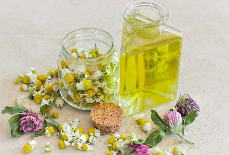 How to Make a Tincture from Your Homegrown Medicinal Herbs - Garden and ...