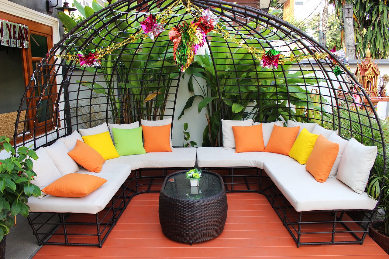 10 Balcony Furniture Ideas from Cozy to Elegant - Garden and Happy